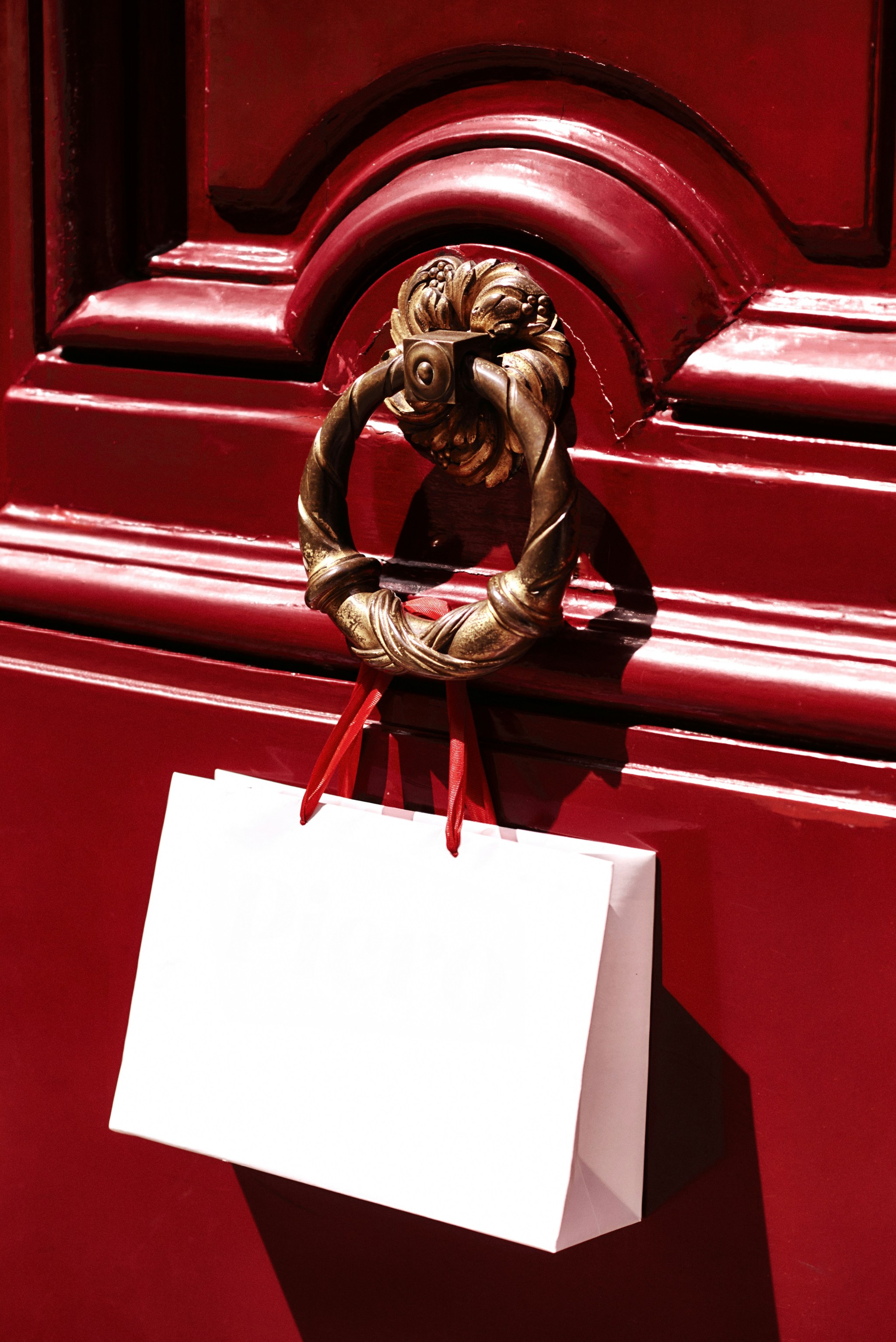 Stylish Gifts to Impress Your Host – The Real Chic Life
